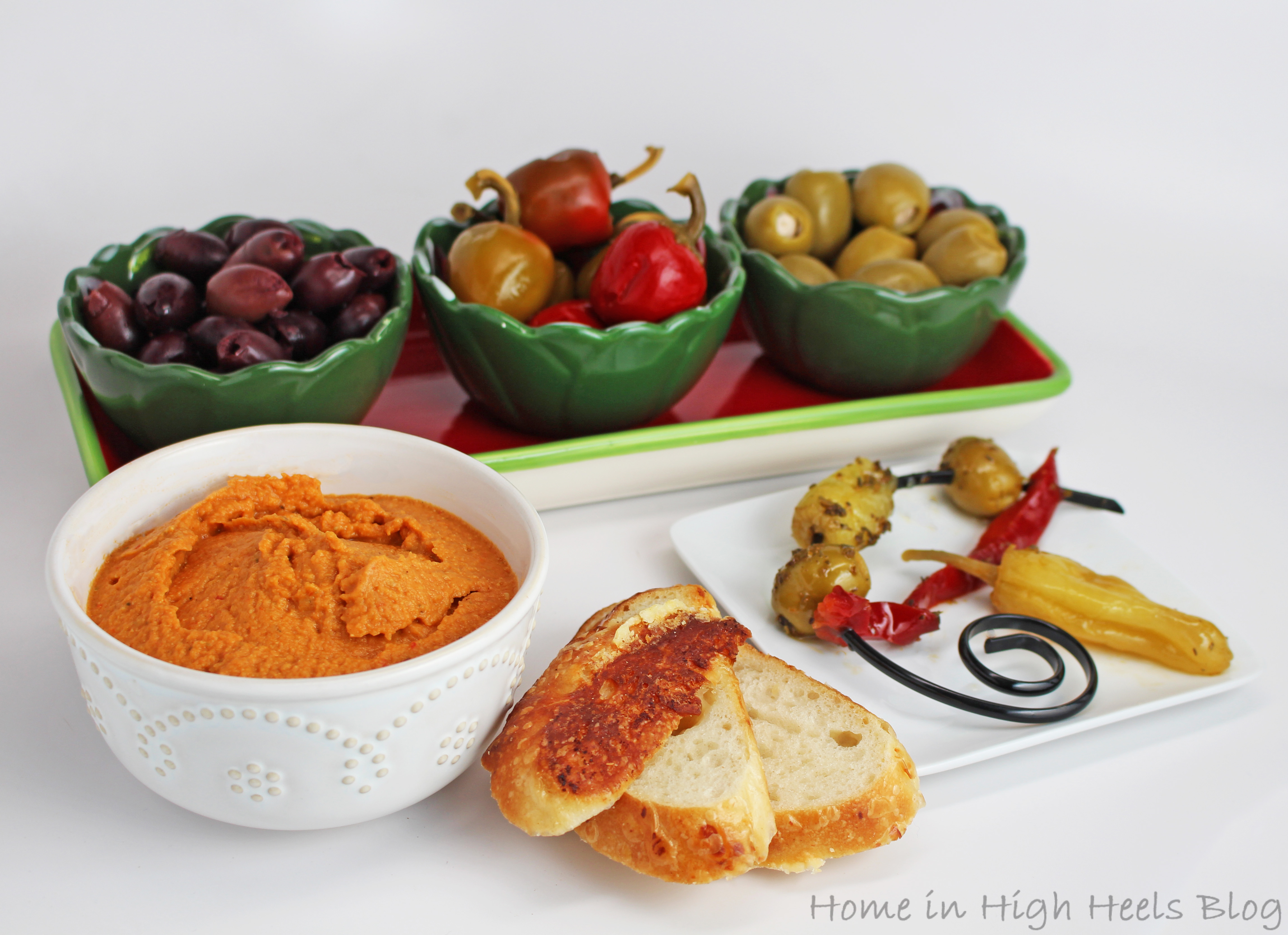 Easy Holiday Appetizers & Roasted Red Pepper Hummus with Mezzetta ...
